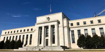 米FRB、仮想通貨監督の特別プログラムを終了 トランプ政権の規制緩和受け
