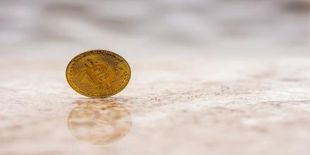 10カ国で「政府よりビットコインを信頼」コーネル大25か国調査