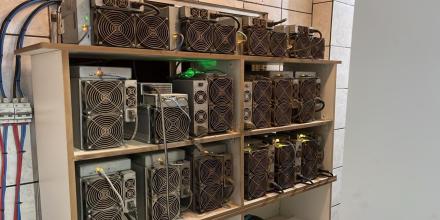 PCRJ apreende máquinas de mineração de bitcoin em batida contra barulho