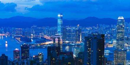 Hong Kong propone relajar los requisitos para los bancos que posean criptomonedas