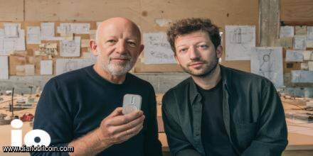 Jony Ive dice que los dispositivos de OpenAI deben hacernos felices. El nuevo hardware de OpenAI podría no tener pantalla
