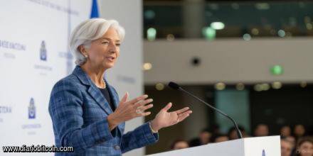 Christine Lagarde urge a Europa a blindar el euro ante el repliegue global del dólar estadounidense