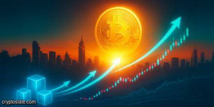 Gold at $4,000: Is the ‘debasement trade’ about to flood BTC ETFs?