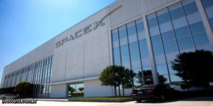Empresa de Elon Musk move R$ 1,5 bilhão em bitcoin para novos endereços