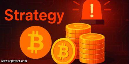 Strategy negocia perto do valor do Bitcoin em caixa e acende alerta